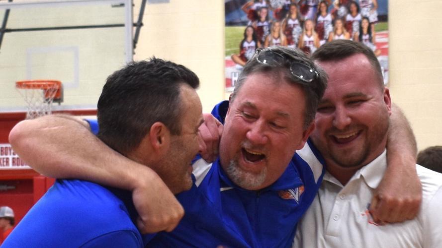 PHOTO GALLERY: Volunteer dominates sectional to earn trip to ...