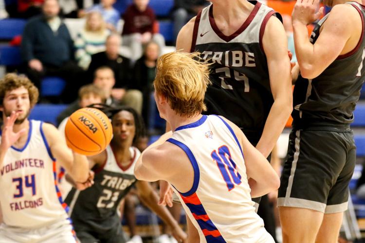 Knittel's tip-in lifts unbeaten Falcons over D-B | Sports ...
