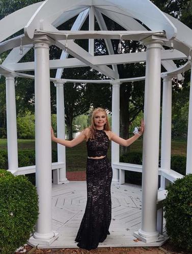 VHS Junior prom held at Surgoinsville's new Sayrah Barn | COVID-19 ...