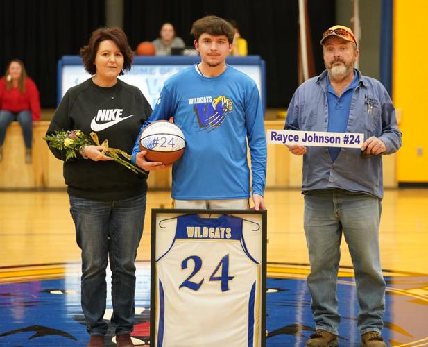 Clinch honors three seniors | Local Sports | therogersvillereview.com