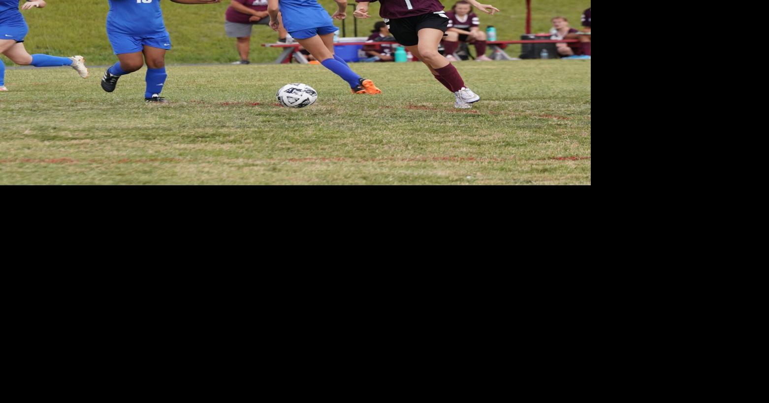 PHOTO GALLERY: Late goal lifts Unicoi over RMS | Multimedia | therogersvillereview.com