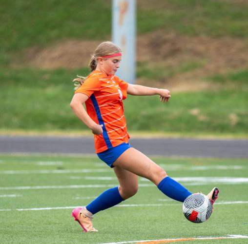 PHOTO GALLERY: Volunteer slips past Grainger | Sports ...