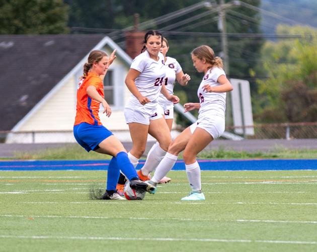 PHOTO GALLERY: Volunteer slips past Grainger | Sports ...