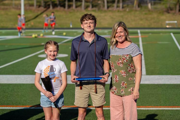 PHOTO GALLERY: Volunteer track & field seniors | Multimedia ...