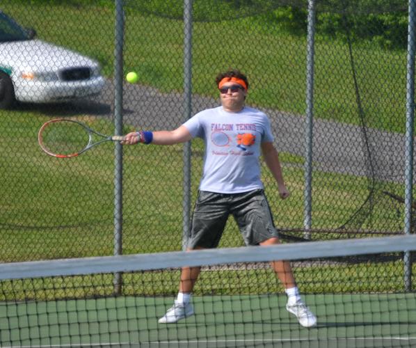 1st year tennis coach loses season, 2 seniors | Sports ...