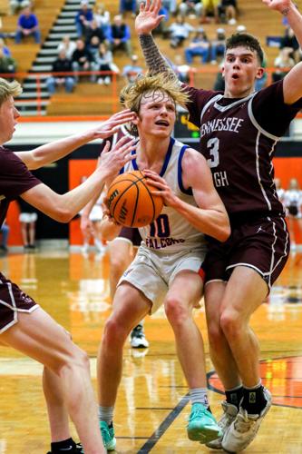 PHOTO GALLERY: Falcons edge Vikings to earn sectional bid | Local ...