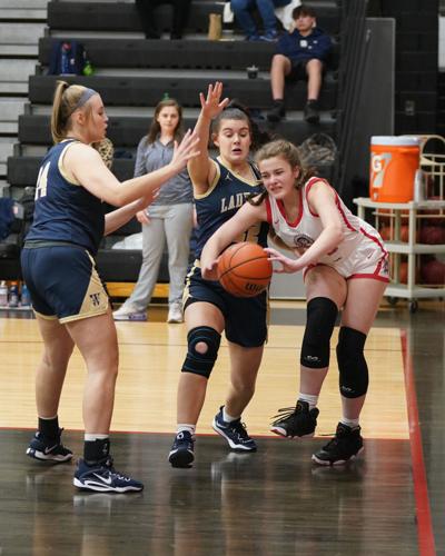 Ariel Ferrell on the baseline | | therogersvillereview.com