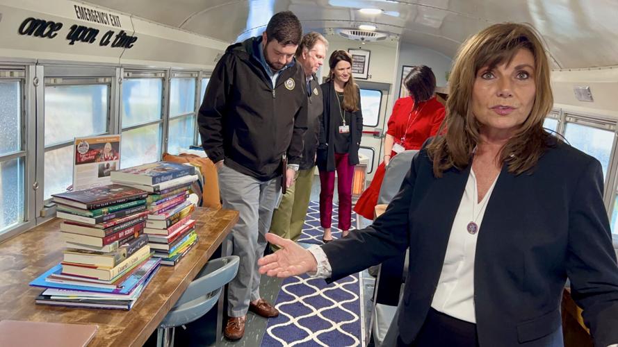 Reading the crowd: Harshbarger delivers books from Library of Congress ...