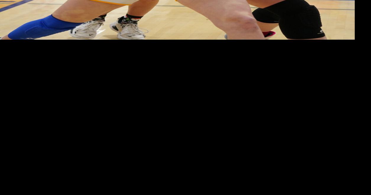 07) Ariel Ferrell battles in the paint. | | therogersvillereview.com