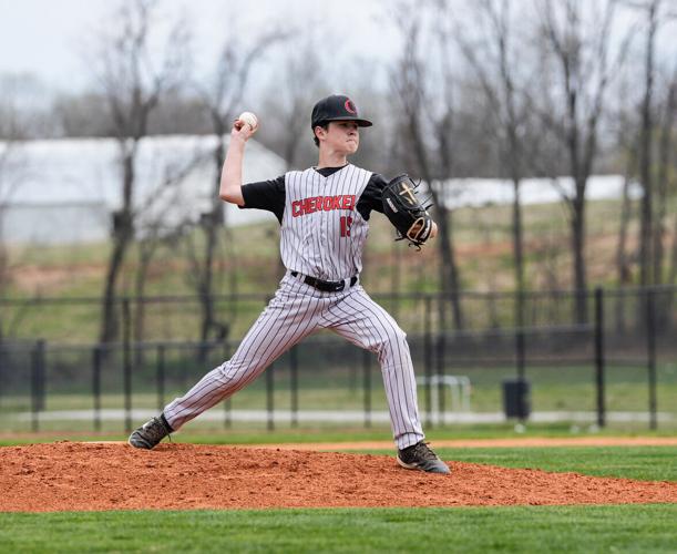 PHOTO GALLERY: Wolves edge Chiefs | Multimedia | therogersvillereview.com