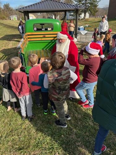 Surgoinsville Library celebrates Christmas | Rogersville ...