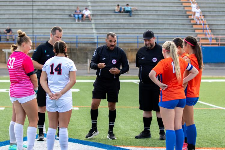 PHOTO GALLERY: Volunteer slips past Grainger | Sports ...