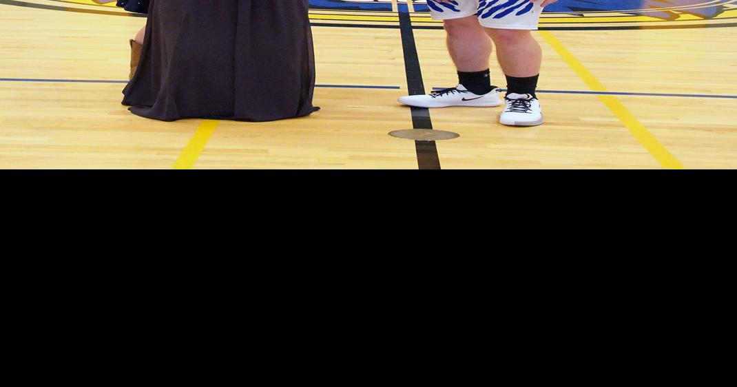 Rylee Johnson Crowned Clinch Homecoming Queen | Sports ...