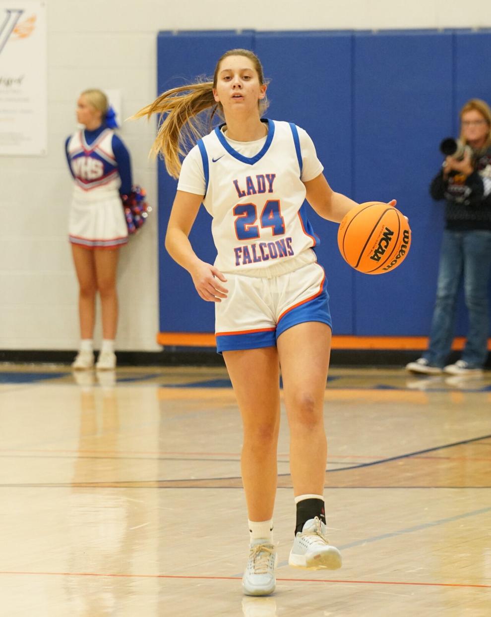 Volunteer falls in Doc Maples opener | Sports | therogersvillereview.com