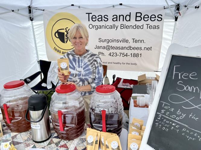 Rain didn't extinguish creative fire at Farmhouse in the Valley's Fall ...