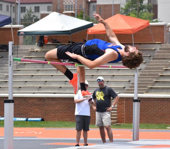 PHOTO GALLERY: Hawkins athletes qualify for state track meet ...