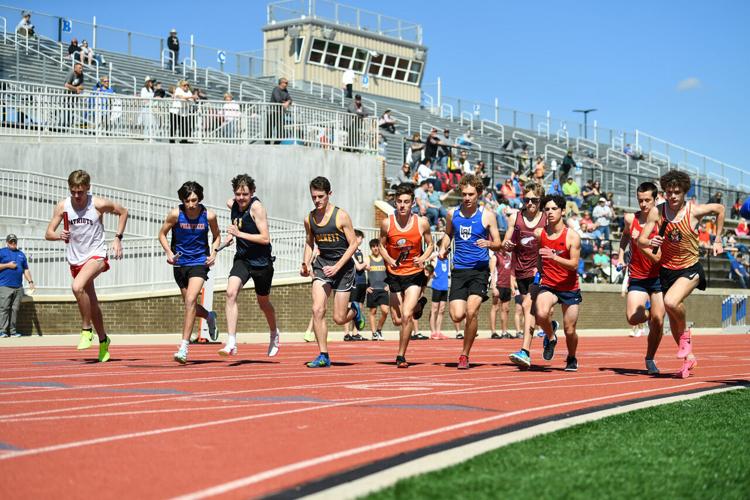PHOTO GALLERY: Volunteer sweeps 4x800 relays | Multimedia ...