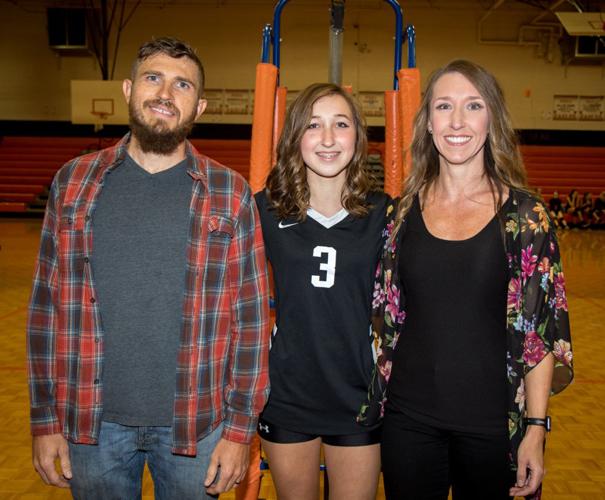 SMS holds volleyball 8th Grade Nite | Sports | therogersvillereview.com