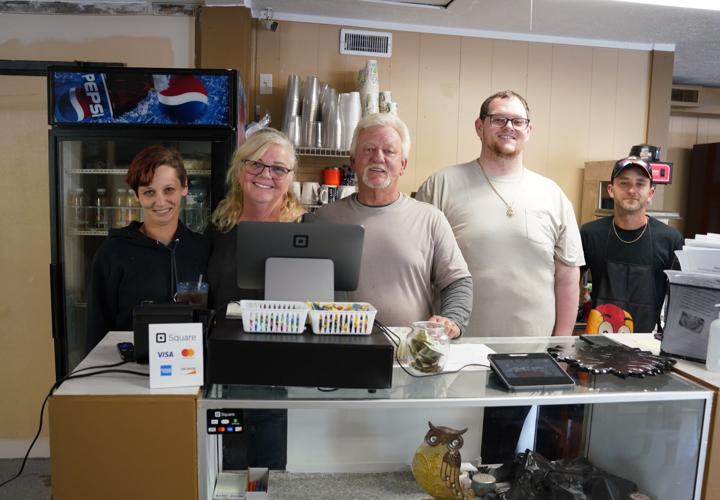 A Simple mission: Hoot N Hollar Café wants to serve food that tastes ...