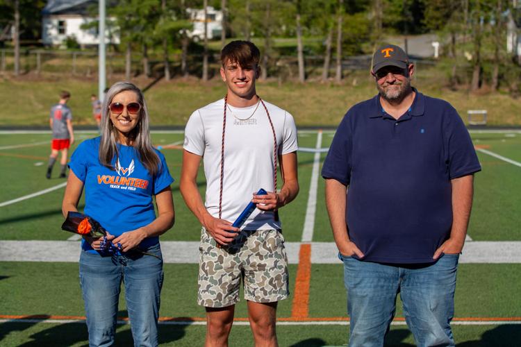 PHOTO GALLERY: Volunteer track & field seniors | Multimedia ...