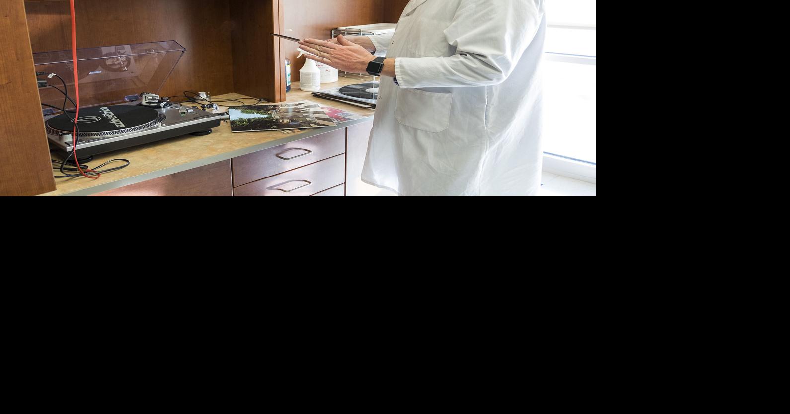 Dental records: Dr. Dan Rangitsch treats patients to hi-fi listening ...