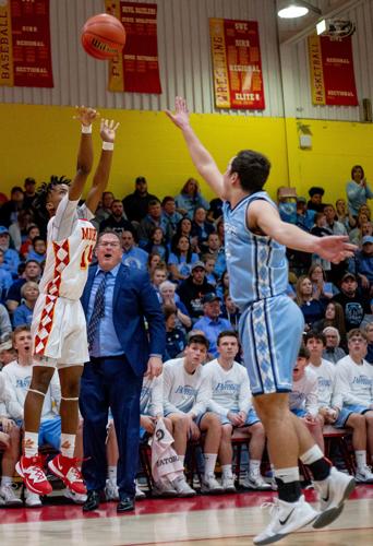 Boys Basketball | Murphysboro's Clemons hits game-winning layup to ...
