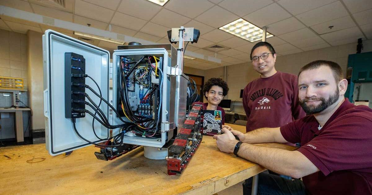 SIU engineering students create robot for crop inspection | Latest ...