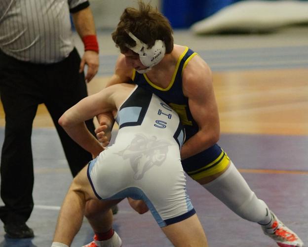 Eight South Seven wrestlers qualify for state meet | Latest Headlines ...