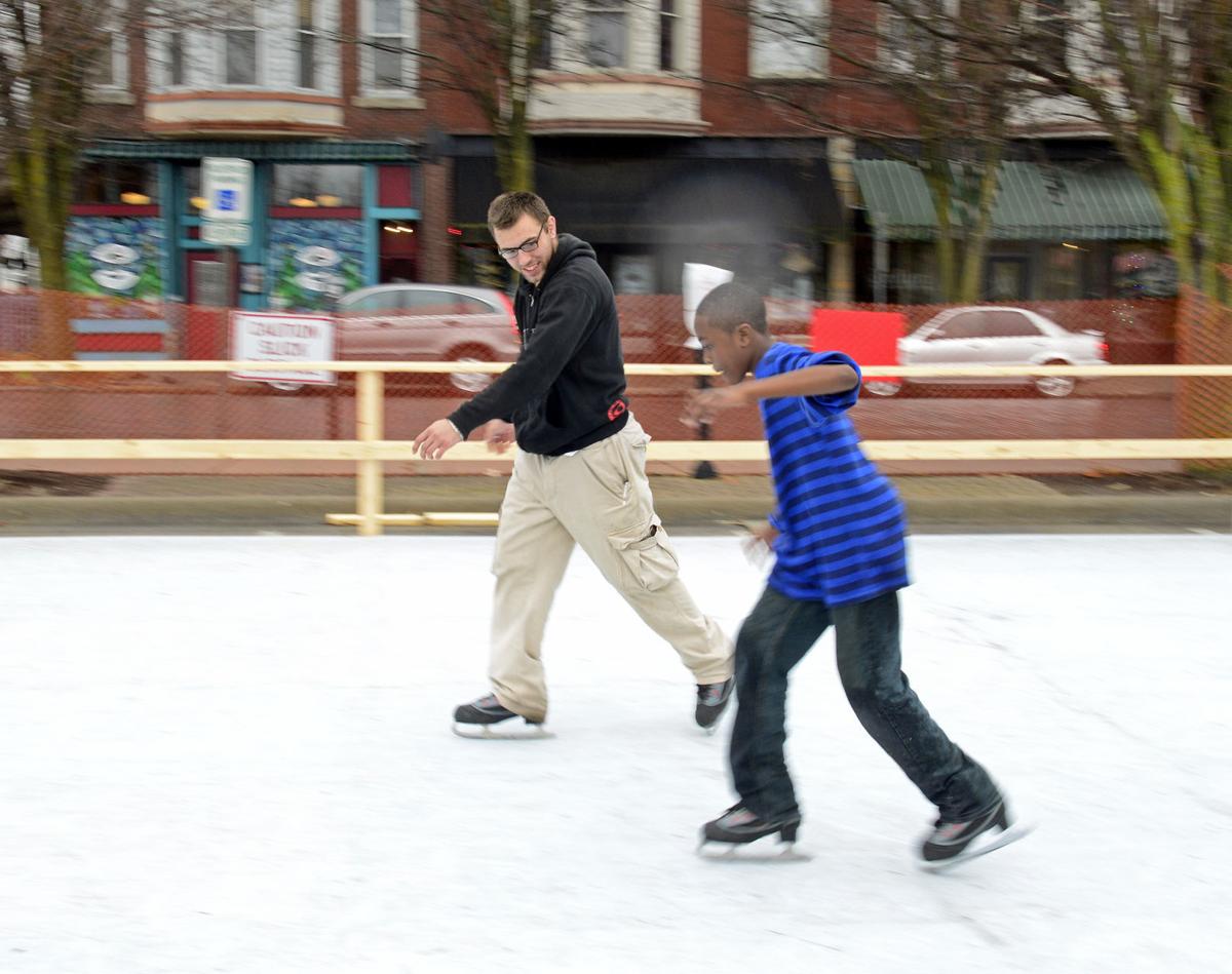 Skating rink opens in downtown Carbondale | Carbondale | thesouthern.com