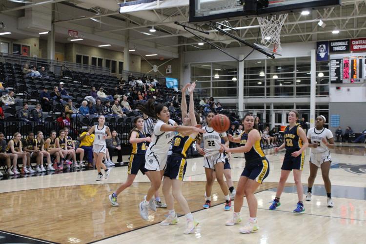 Carbondale girls basketball hounds Marion in conference win | Local ...