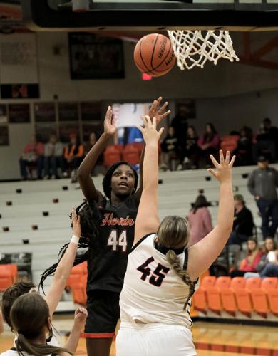 Girls Basketball | Benton, Herrin open tourney with wins | High School ...