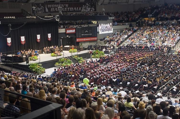 Gov. Bruce Rauner speaks at SIU graduation | Latest Headlines ...