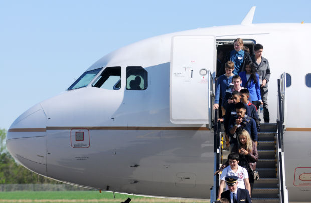 Chicago area students visit SIU Aviation | Local News | thesouthern.com