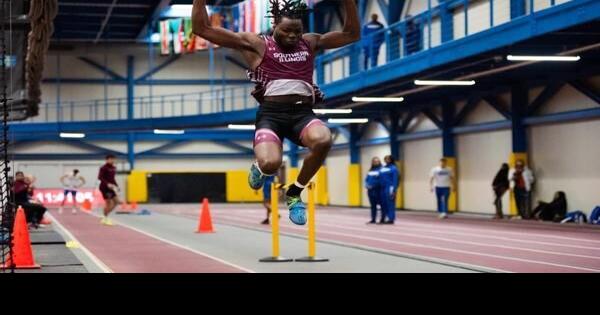 Saluki tracksters perform well at Don DeNoon Invite | Latest Headlines ...