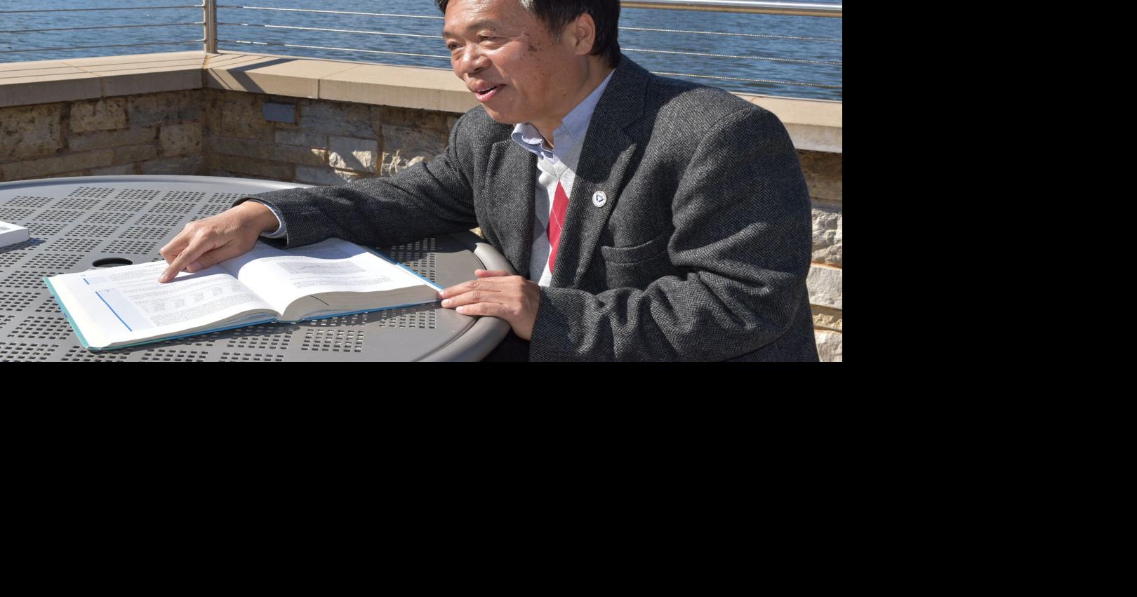 Faculty, friends crowdfund to cover indicted SIU professor's legal fees ...