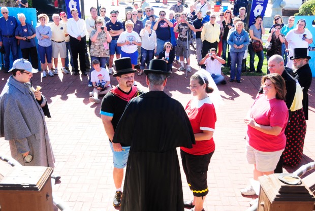 Popeye, Olive Oyl get hitched! | Local News | thesouthern.com