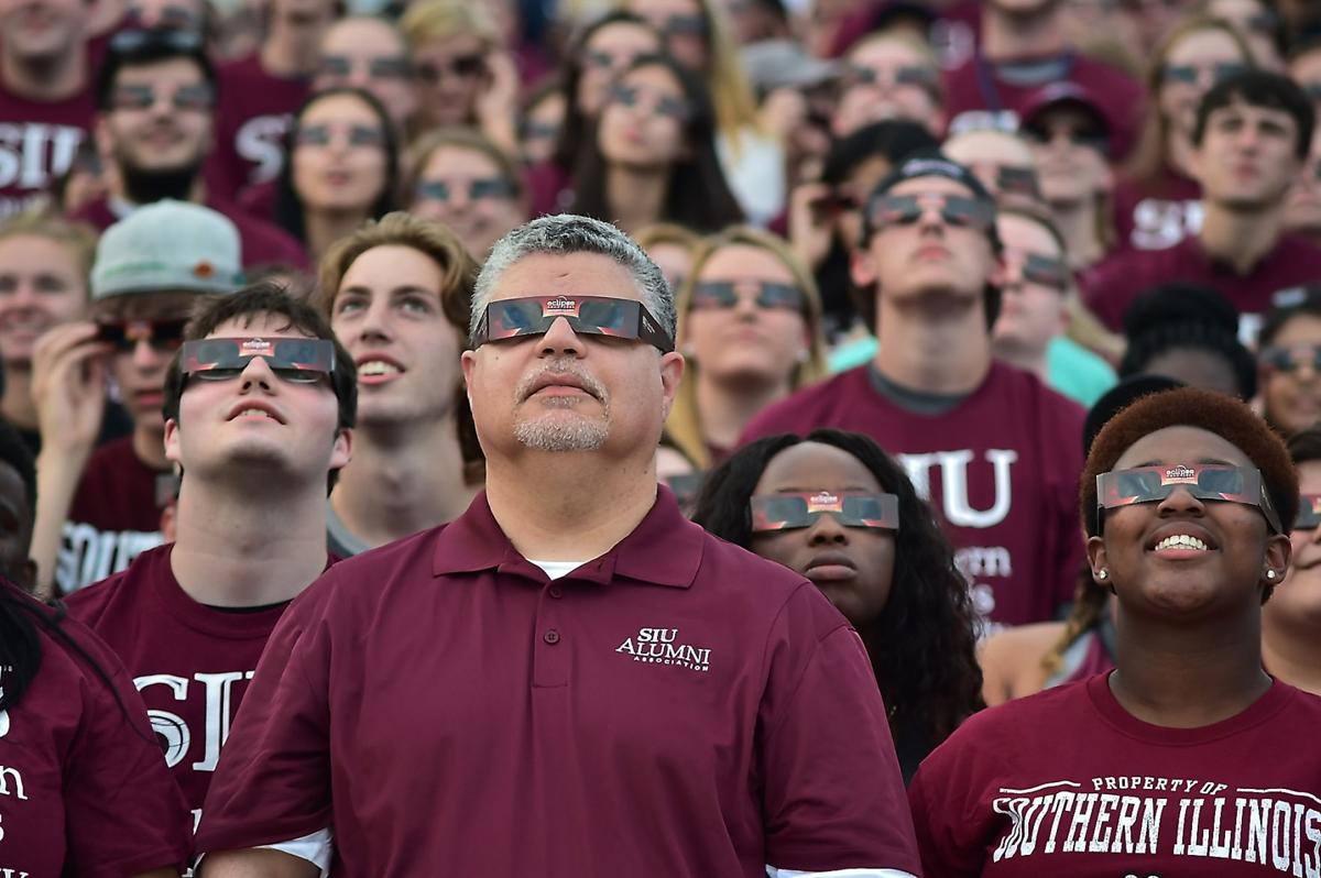 The students are back: Classes begin on SIU campus Monday | SIU ...