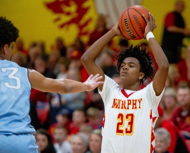Boys Basketball | Murphysboro's Clemons hits game-winning layup to ...