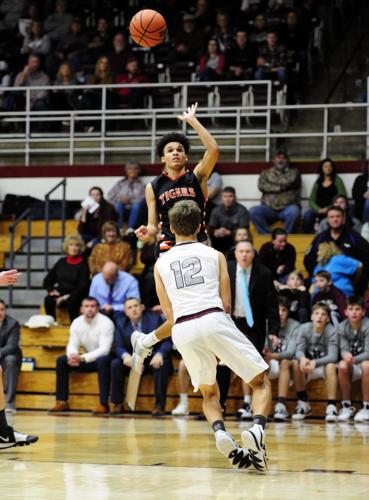 Prep Boys Basketball | Herrin shoots last-second 3-pointer to defeat ...