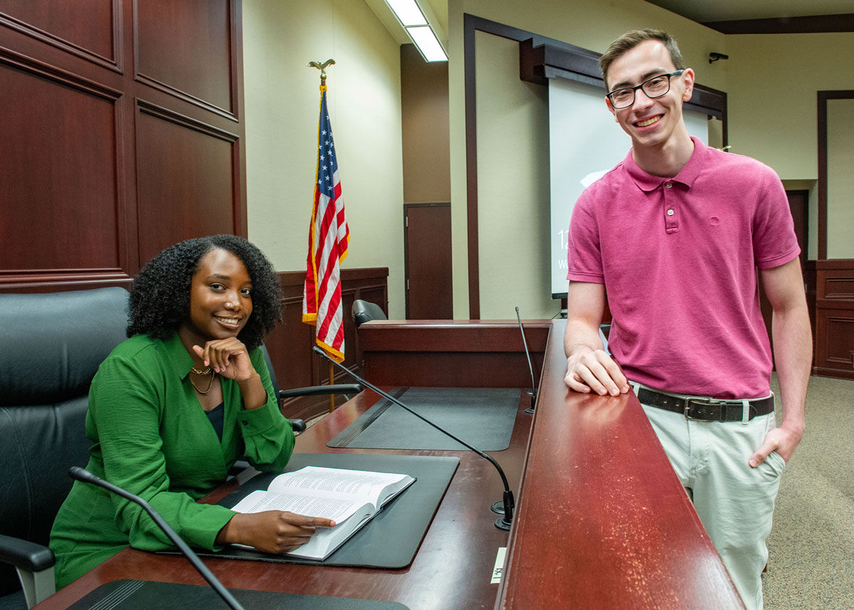 SIU Law School celebrates diverse class | SIU | thesouthern.com