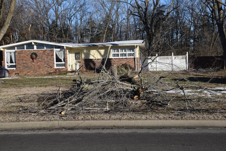 Local mayor warns public about scammers after storm damage | Latest ...