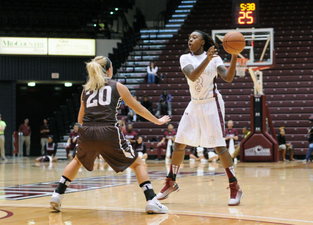 SIU WOMEN'S BASKETBALL | Sports | thesouthern.com