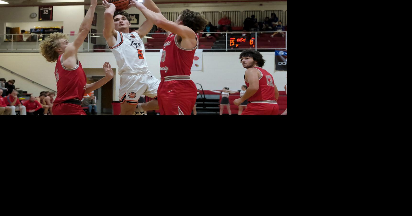 Boys Basketball | Herrin holds on for slim win over Benton | High ...