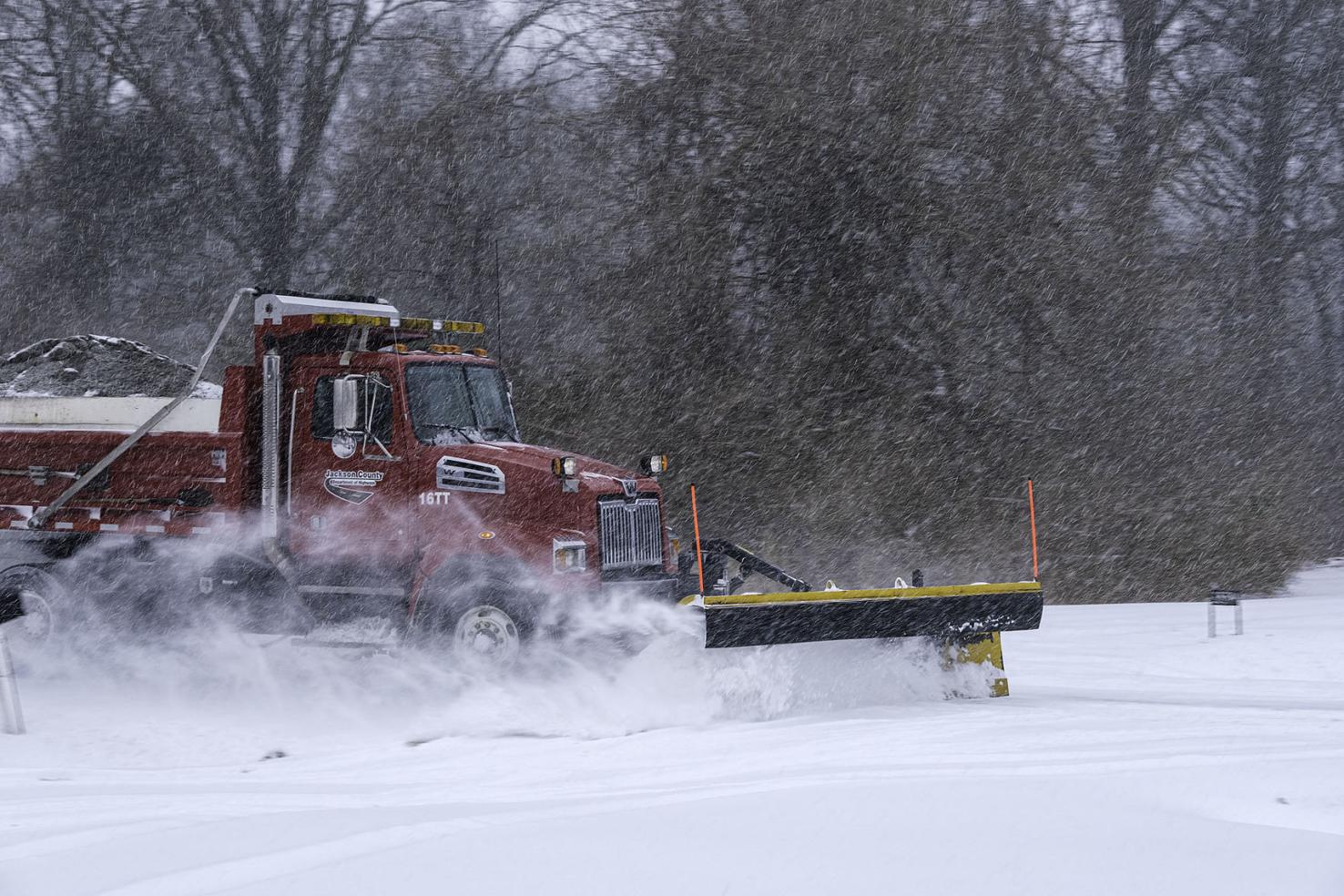 Southern Illinois sees snow totals of 10 inches in some areas | Local ...