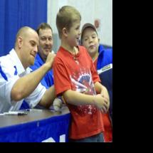 Pitcher a hit at baseball card show - Cardinals' McClellan visits John ...
