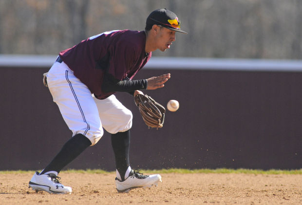 SIU baseball finishes off sweep