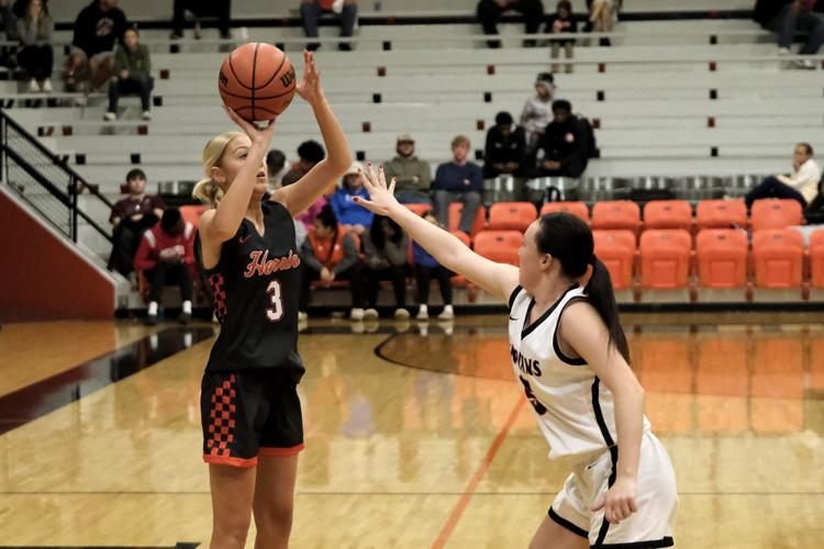 Girls Basketball | Benton, Herrin open tourney with wins | High School ...