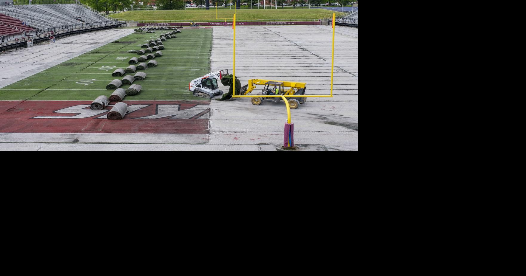 SIU replaces turf at Saluki Stadium | College Sports | thesouthern.com