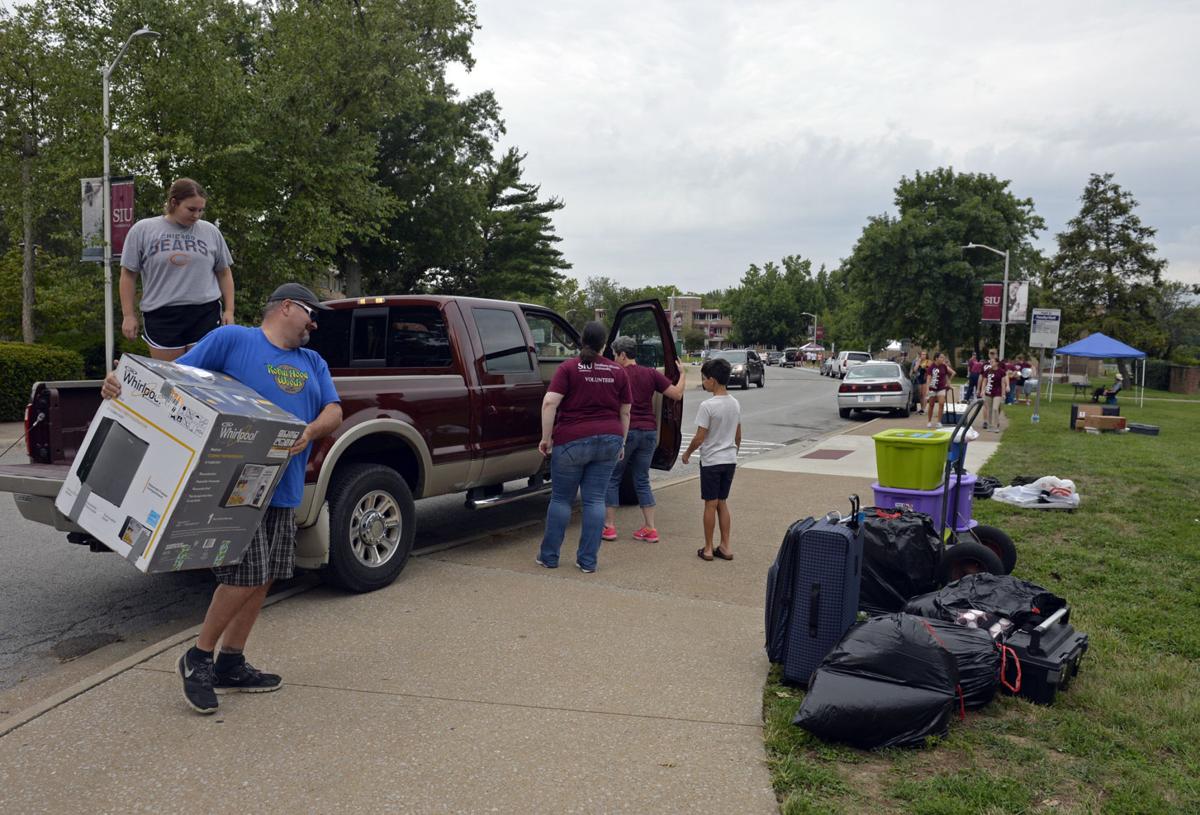 SIUC housing officials sidestep eclipse mayhem with early move-in | SIU ...