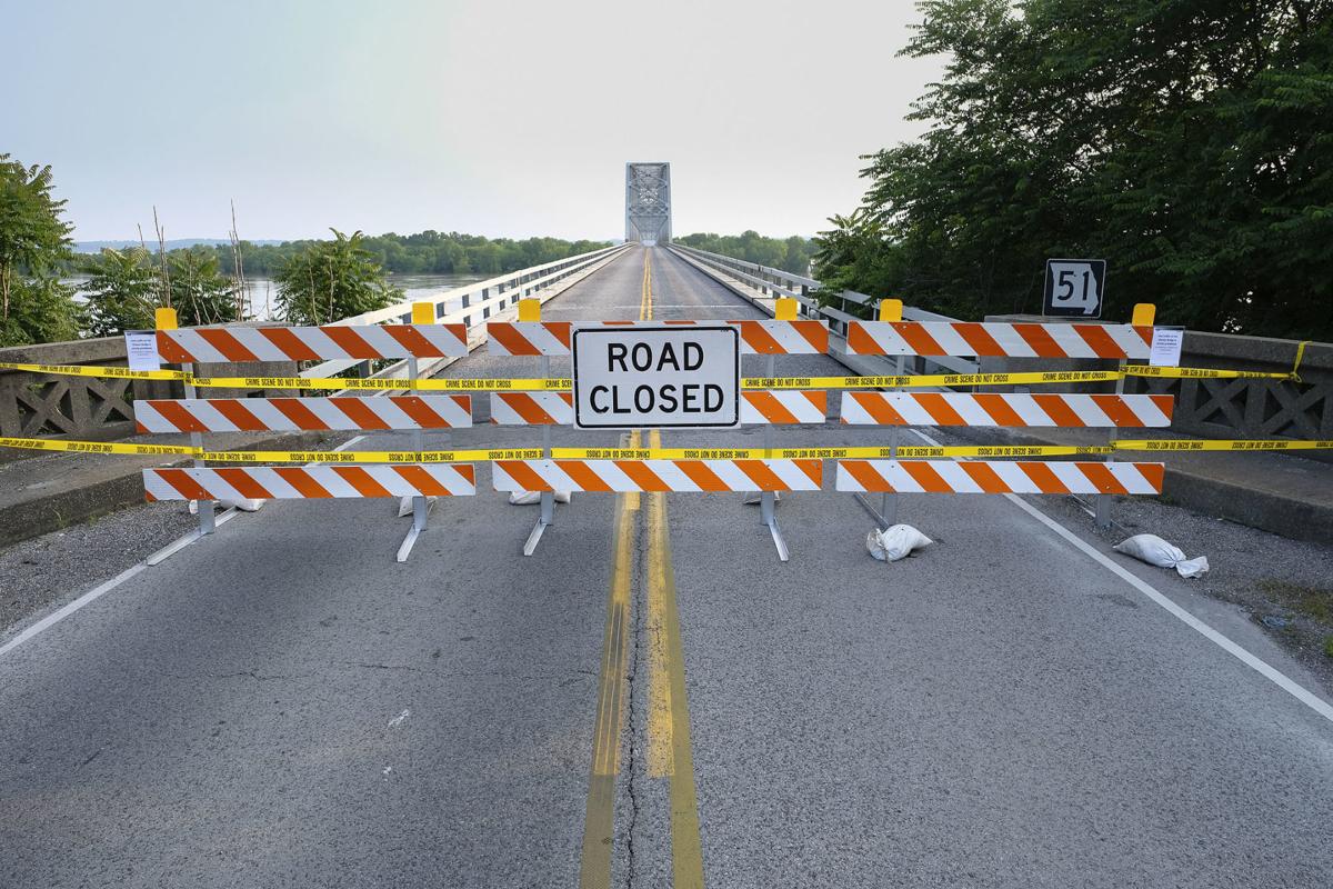 Flooding forces closure of Illinois 3 in Alexander County, Chester ...